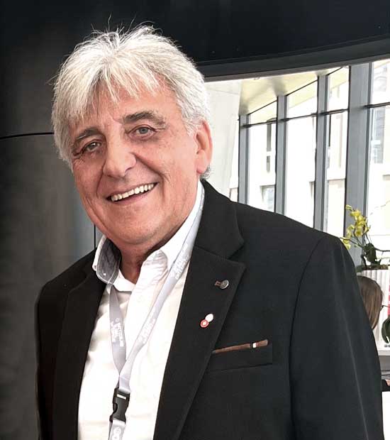 Team - Beach Pharmacy - Jellyfish Emergency Kit